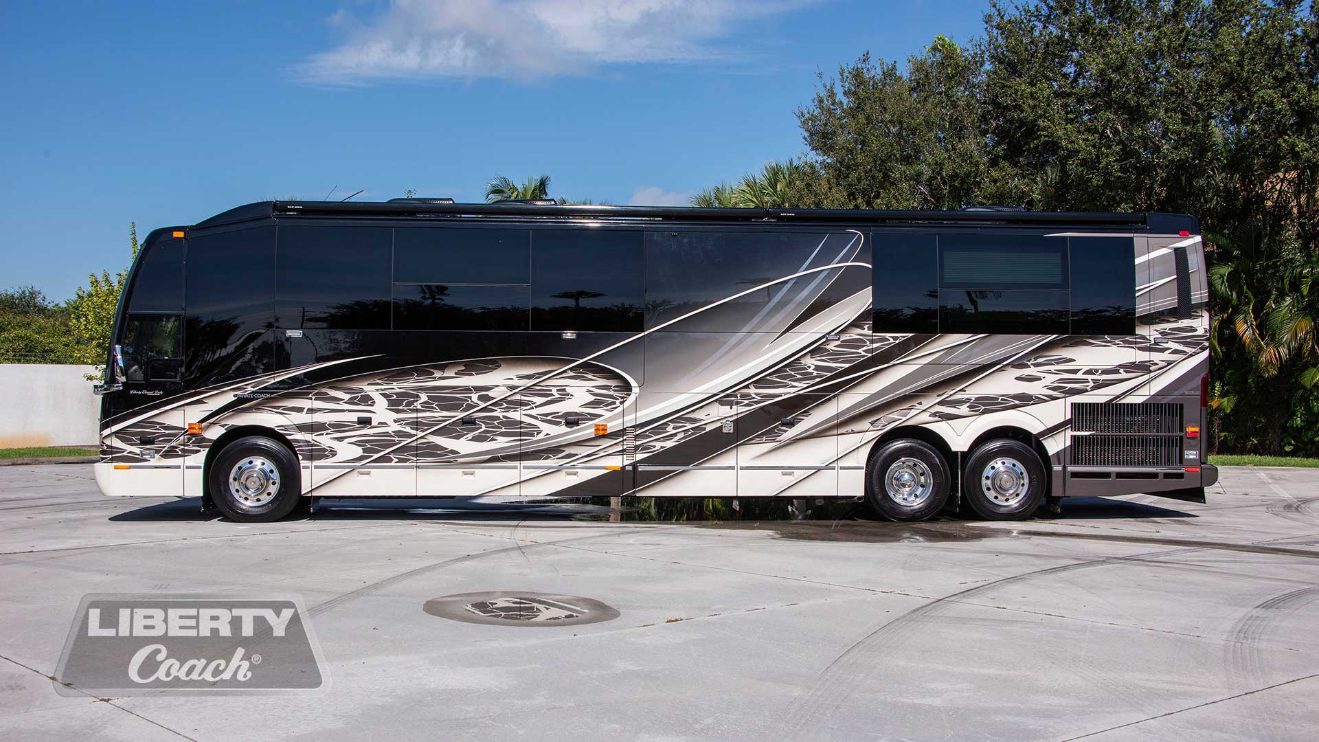 Liberty-Coach-5407-Exterior-2-Gallery - Custom Luxury Motorcoach
