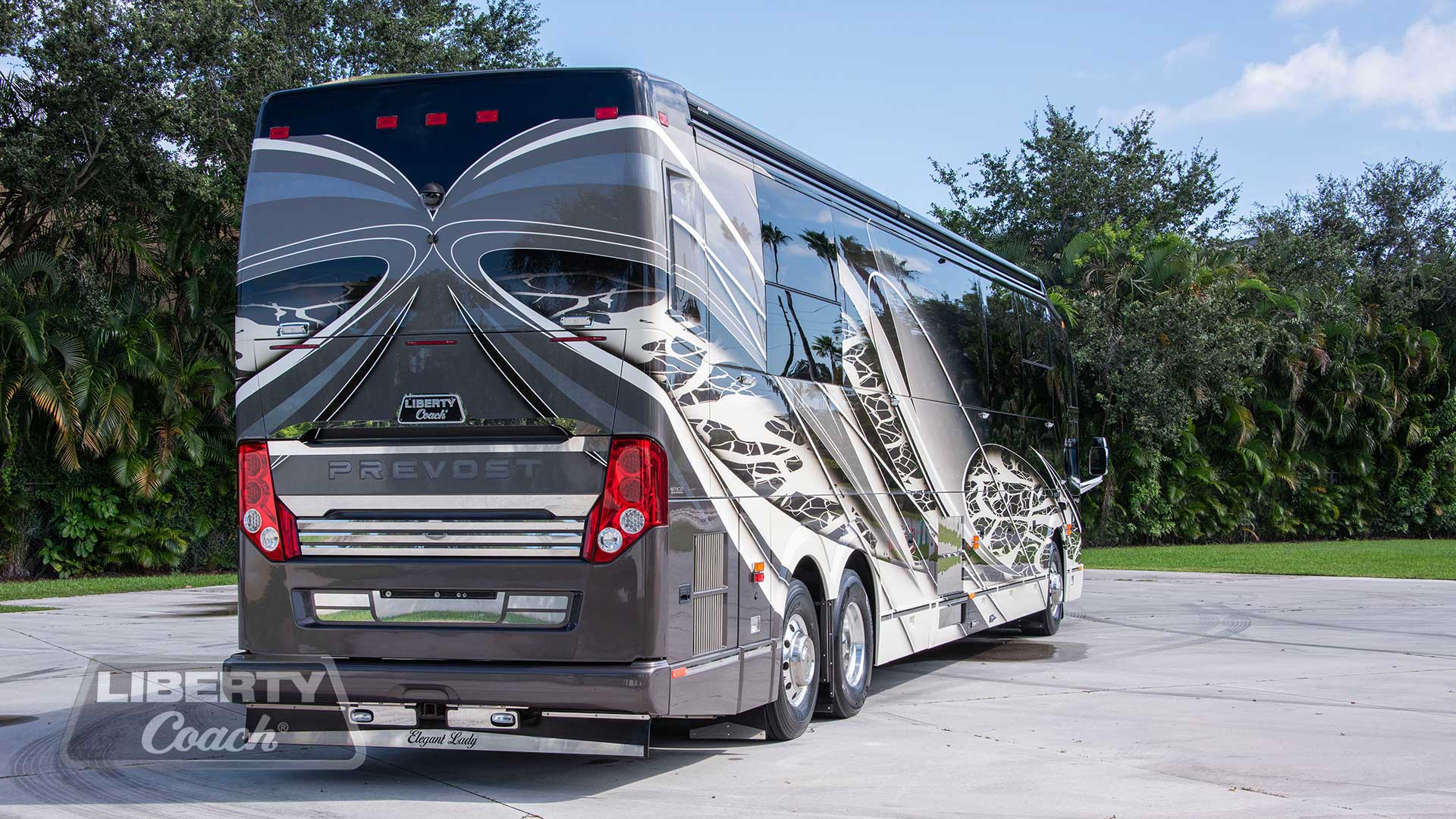 Liberty-Coach-5407-Exterior-5-Gallery - Custom Luxury Motorcoach