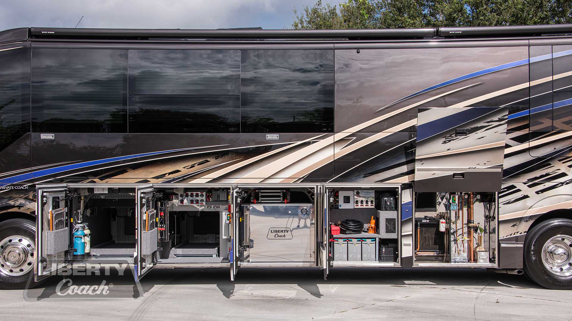 Liberty-Coach-5414-Exterior-2-Gallery - Custom Luxury Motorcoach