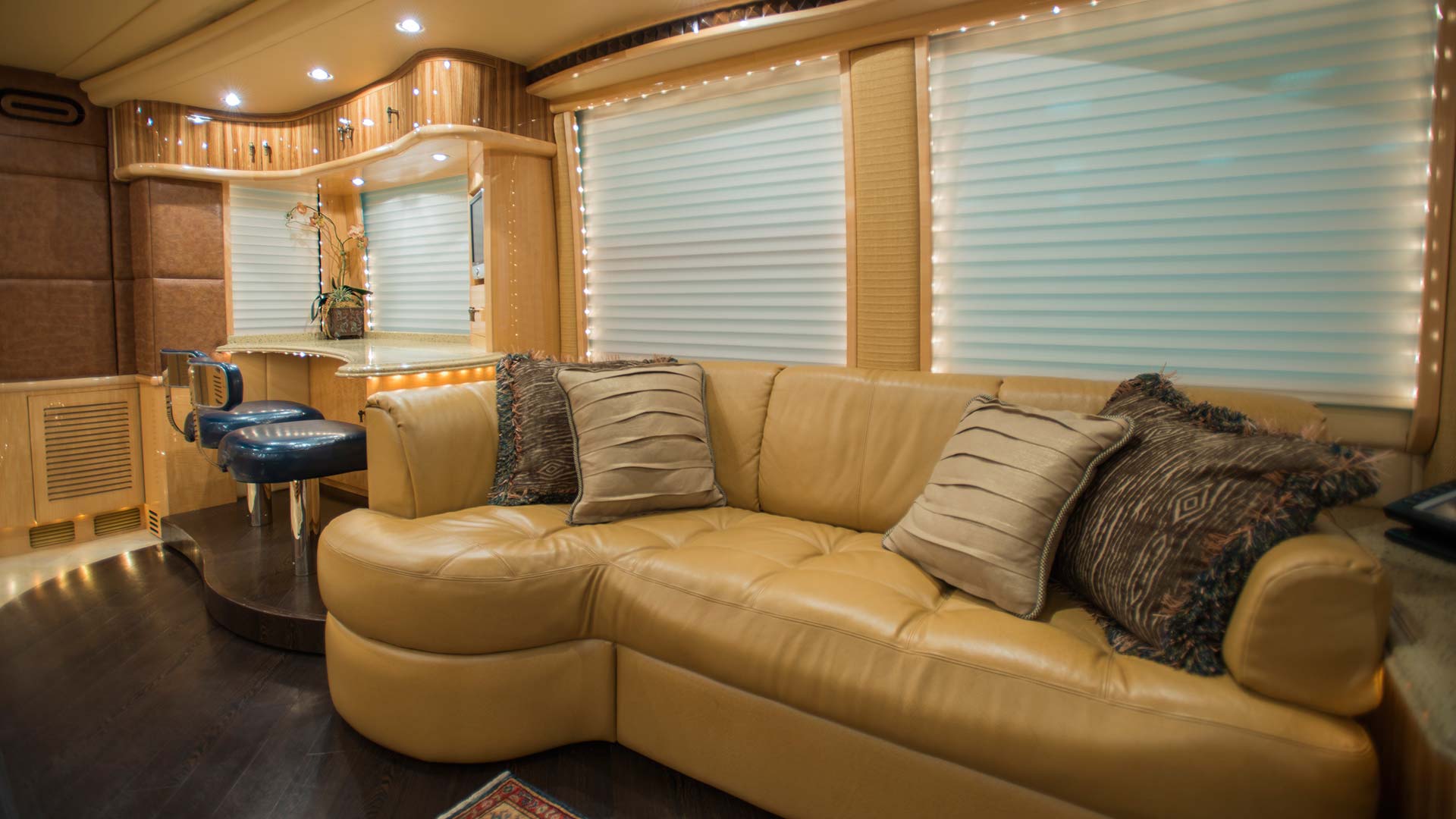 Liberty-Coach-800A1-Sofa-Gallery - Custom Luxury Motorcoach