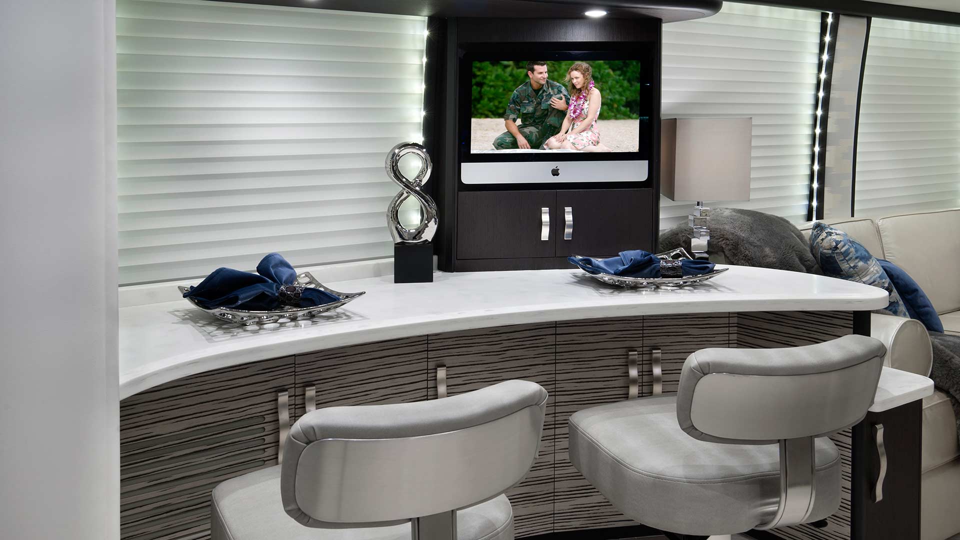 Liberty-Coach-801-Dining-Gallery - Custom Luxury Motorcoach