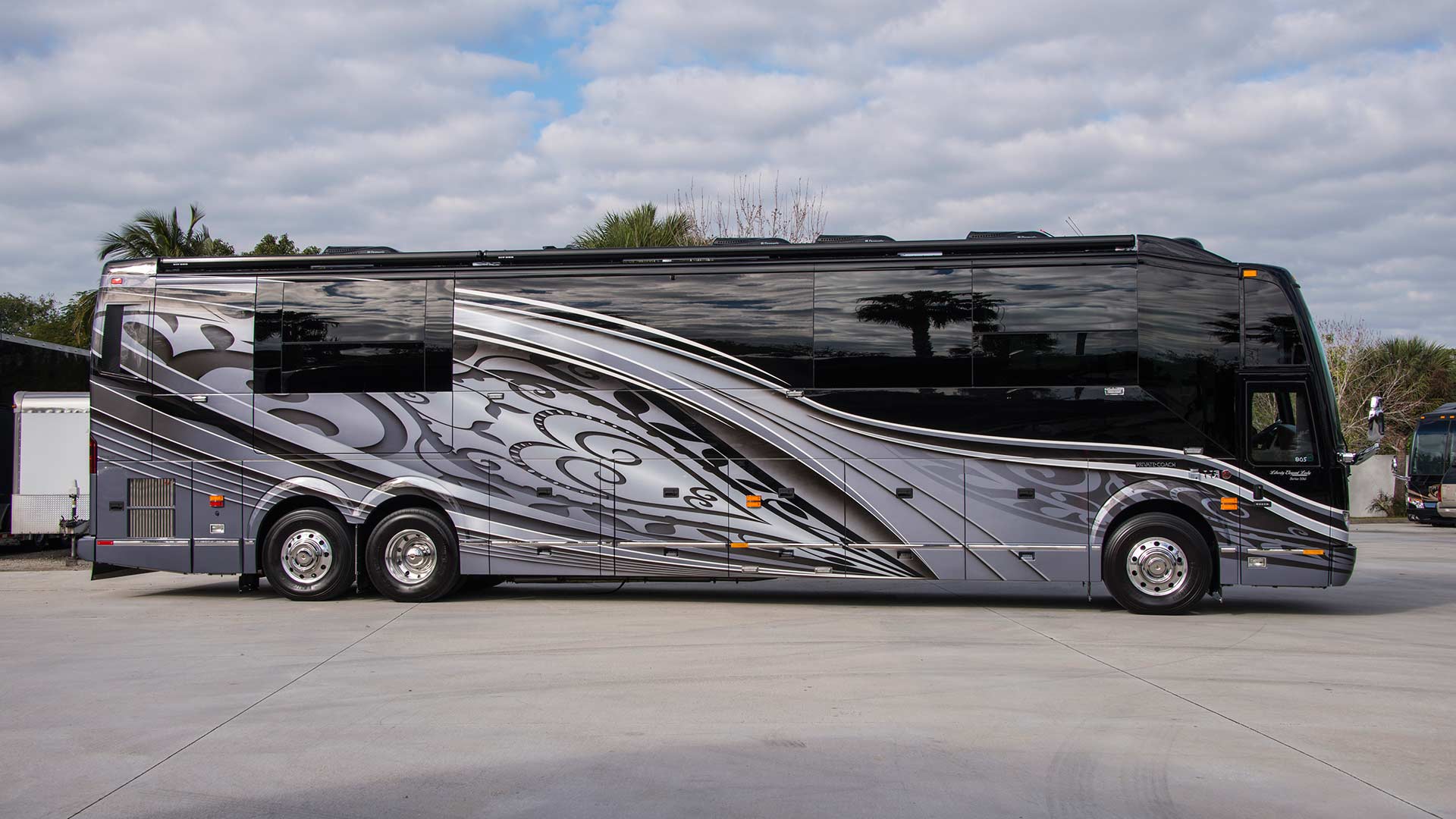 Liberty-Coach-805-Exterior-3-Gallery - Custom Luxury Motorcoach