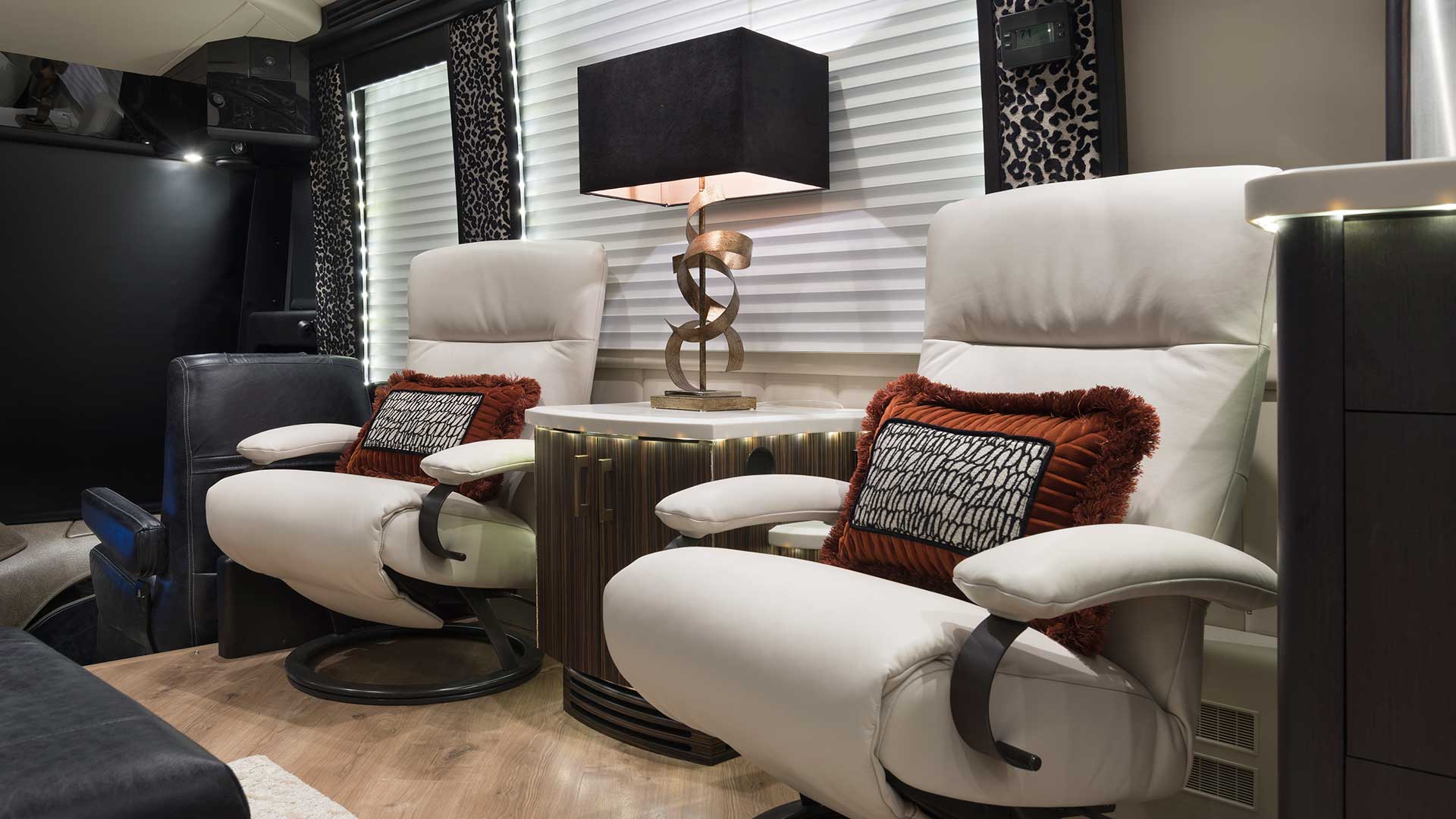 Liberty-Coach-822-Chairs-Gallery - Custom Luxury Motorcoach