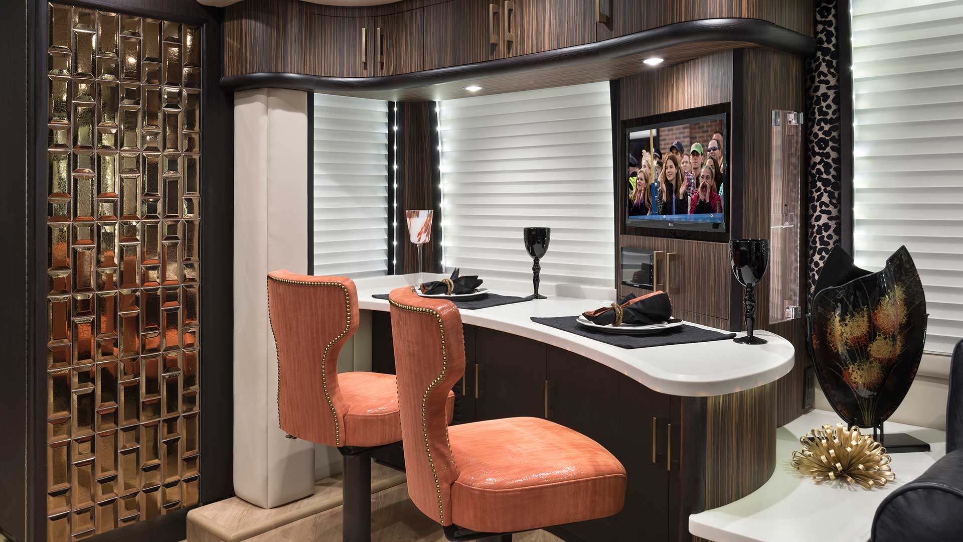 Liberty-Coach-822-Dining-Gallery - Custom Luxury Motorcoach