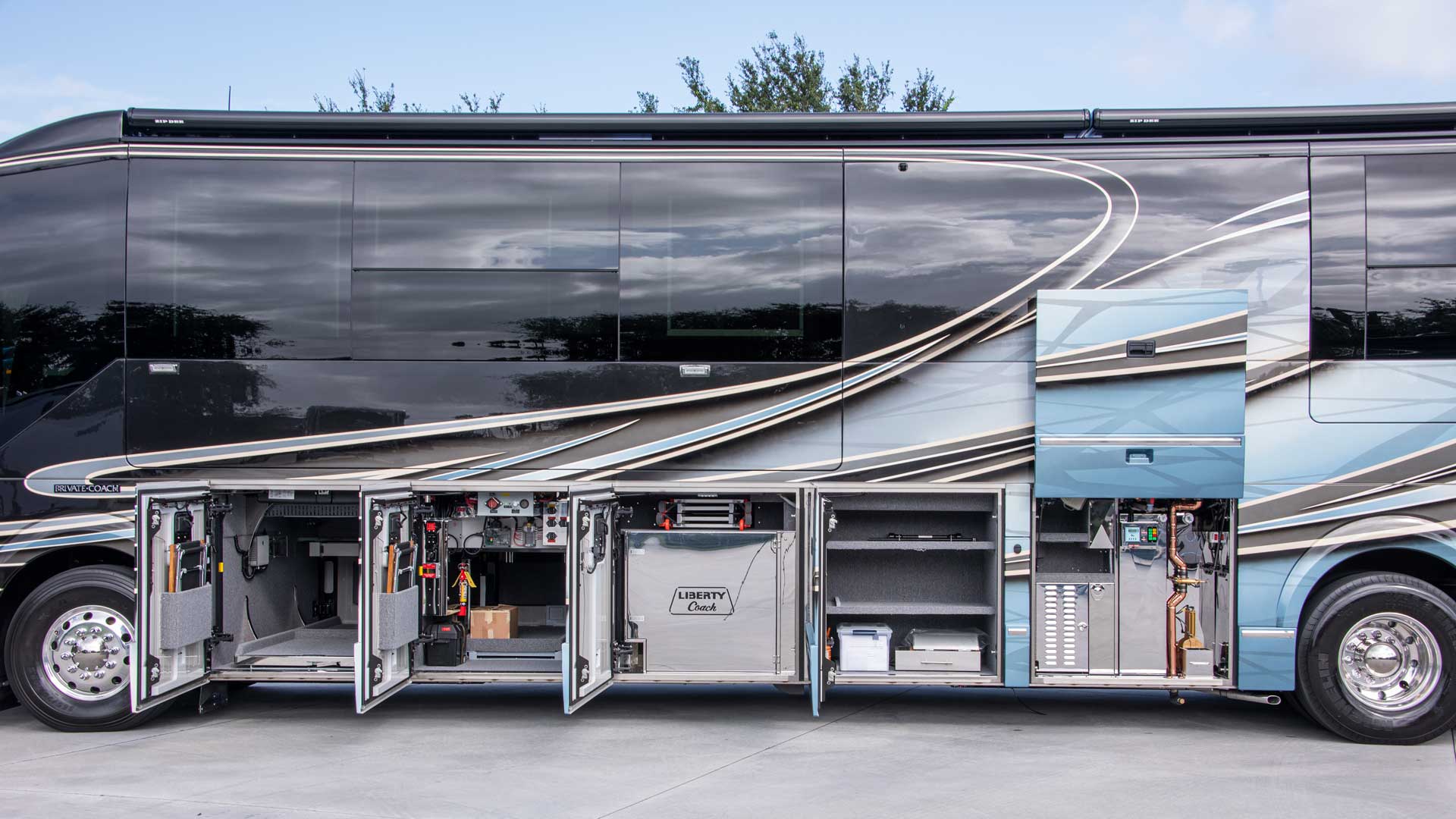 2019 Elegant Lady #846 - Custom Luxury Motorcoach