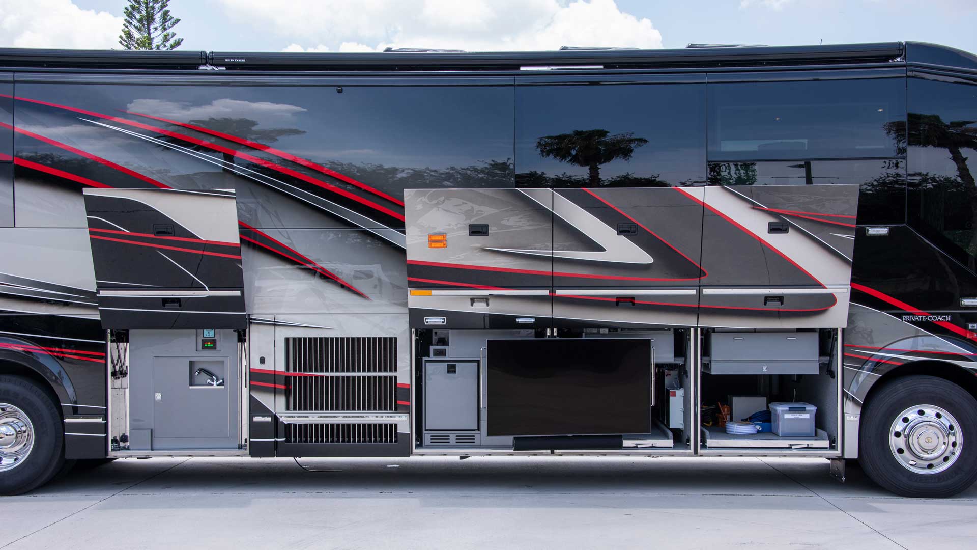 2020 Elegant Lady #856 - Custom Luxury Motorcoach