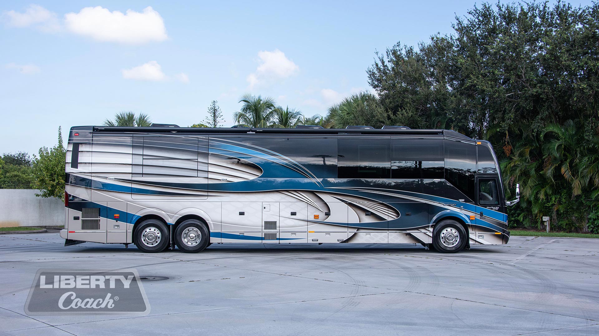 Liberty-Coach-901-A-Exterior-5-Gallery - Custom Luxury Motorcoach