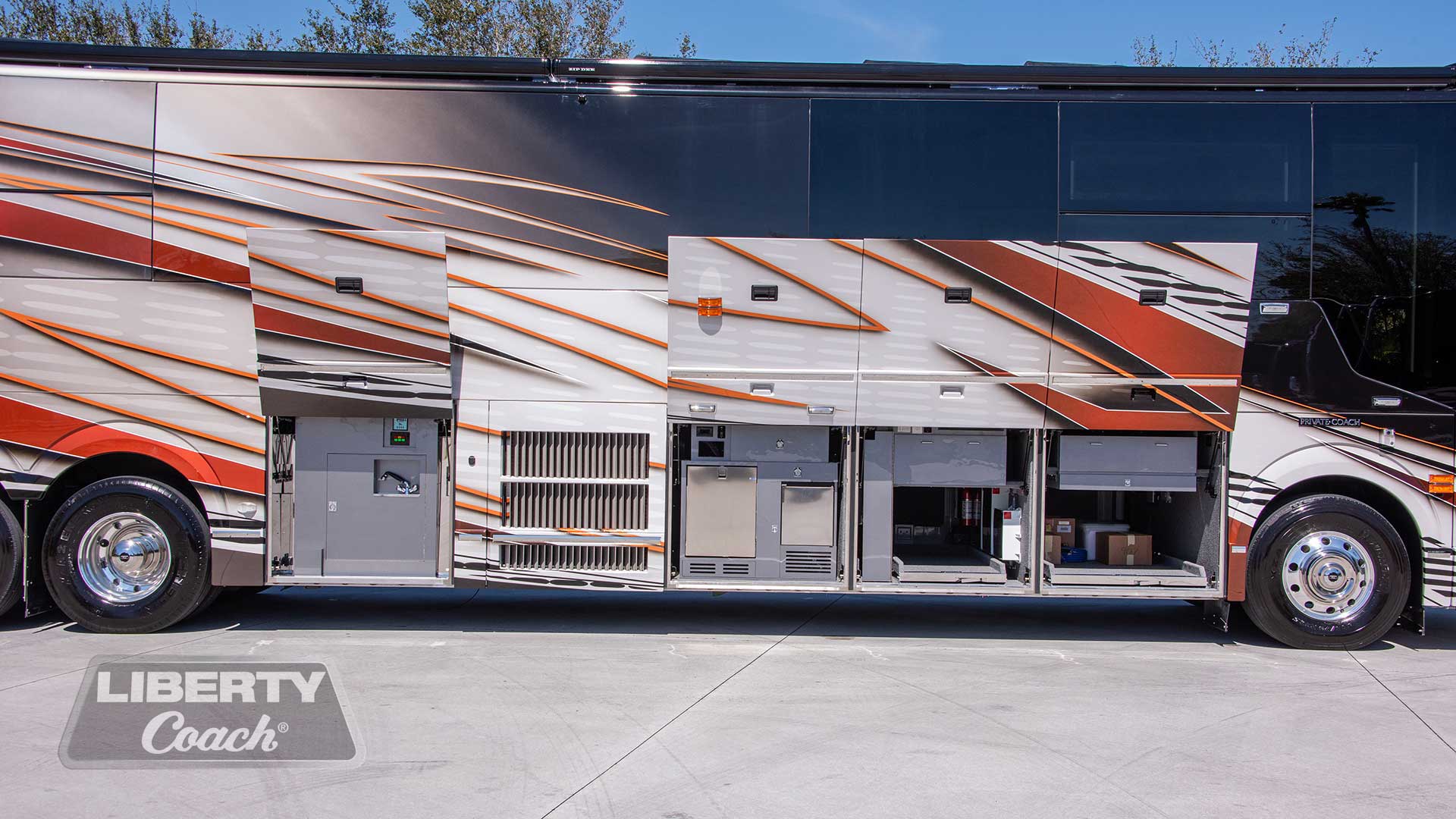 Liberty-Coach-907-Exterior-4-Gallery - Custom Luxury Motorcoach