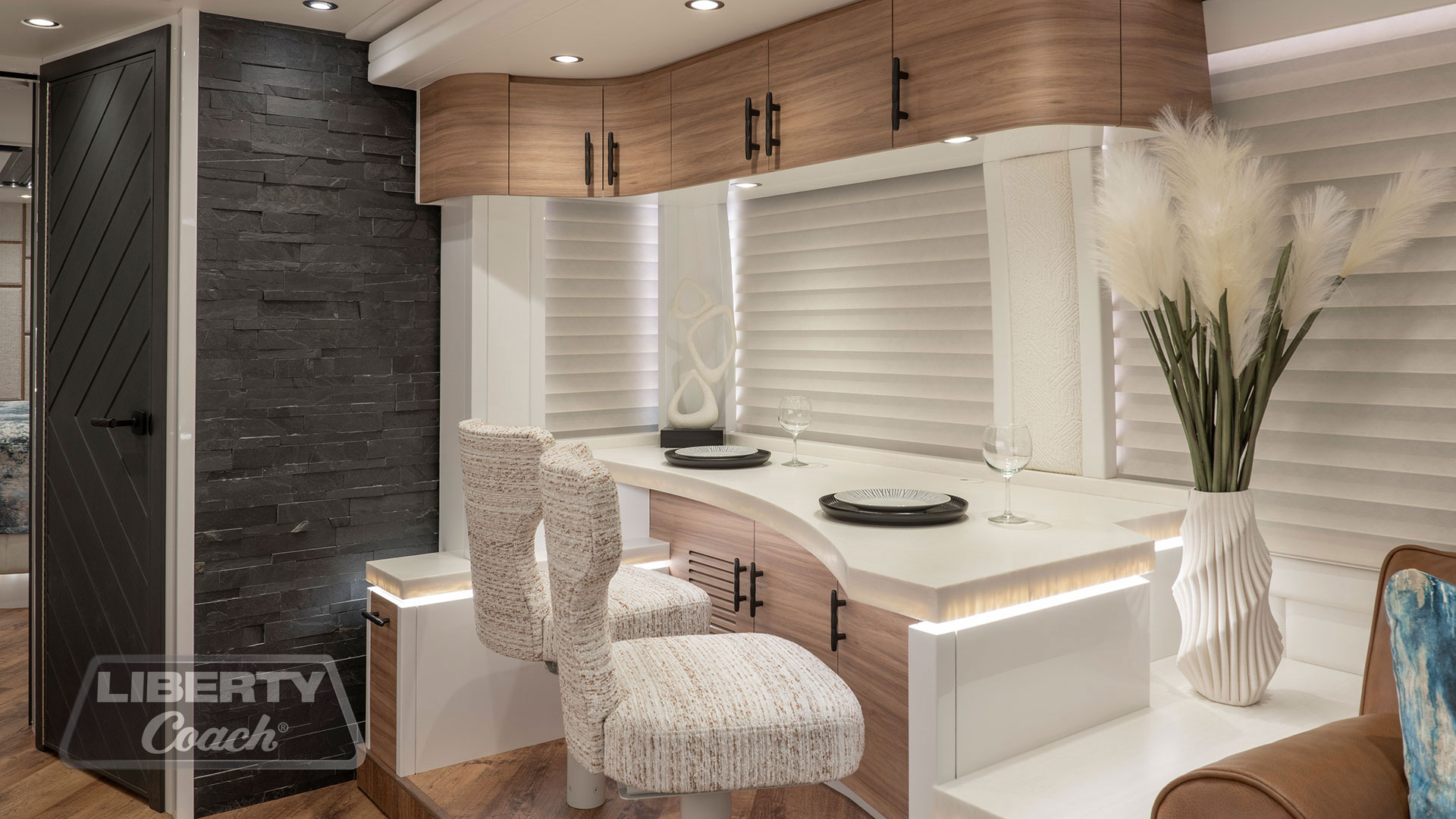 Liberty-Coach-909-Dining-2-Gallery - Custom Luxury Motorcoach